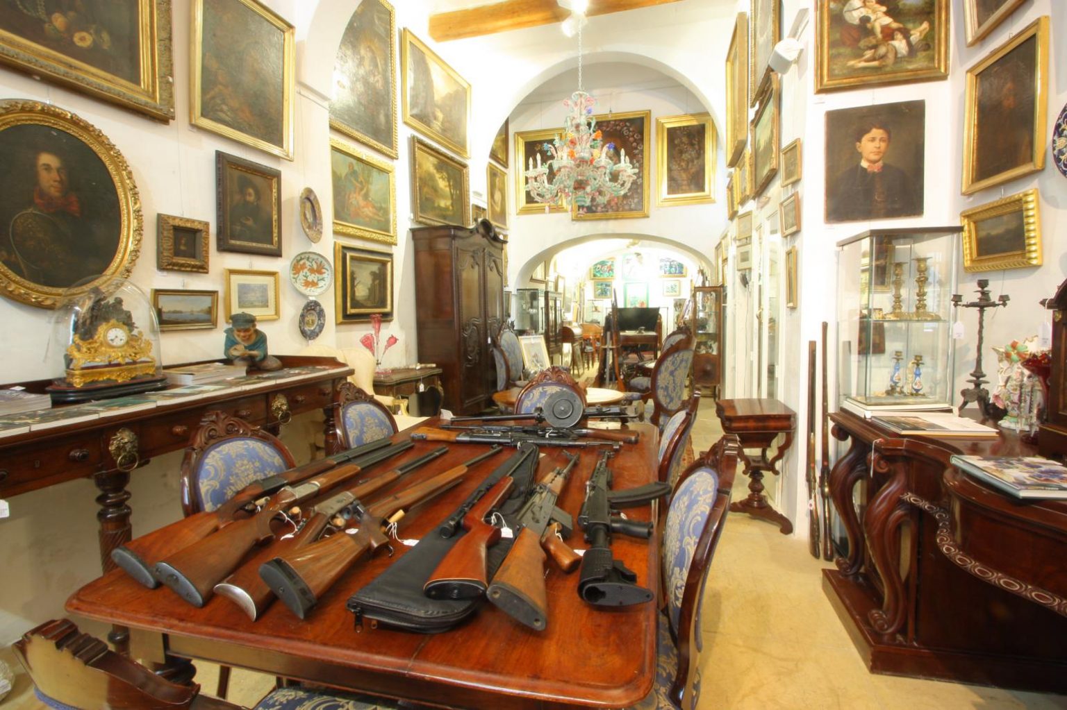 Antiques And Militaria | High Street Buyers Of Antiques And Jewellery